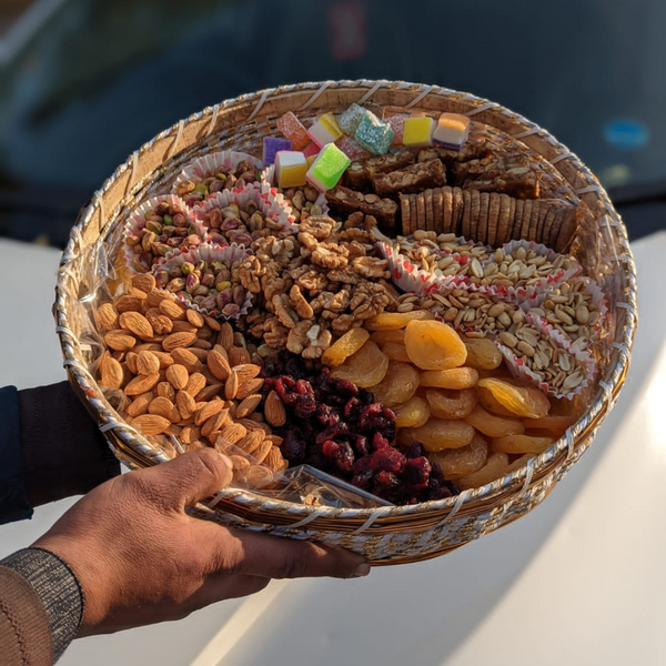 Premium Dry Fruits & Nuts Basket – A Gift of Health & Luxury